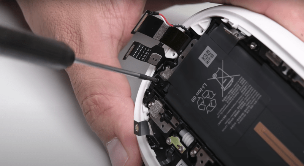 iFixit-teardown Quest 3: accu neemt veel ruimte in beslag